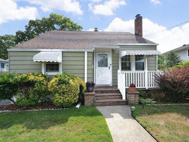 2 bedroom, Bay Shore NY 11706 104904039