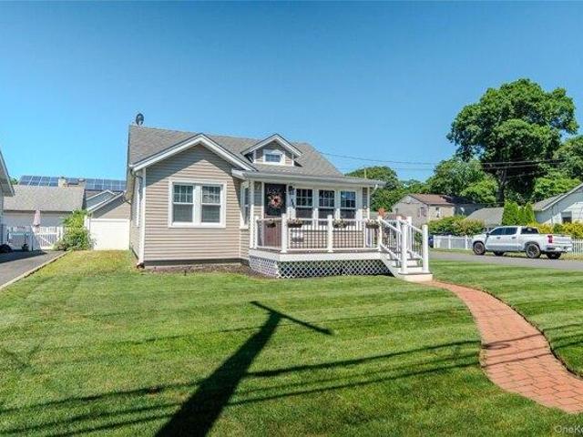 2 bedroom, Bayport NY 11705 105291163