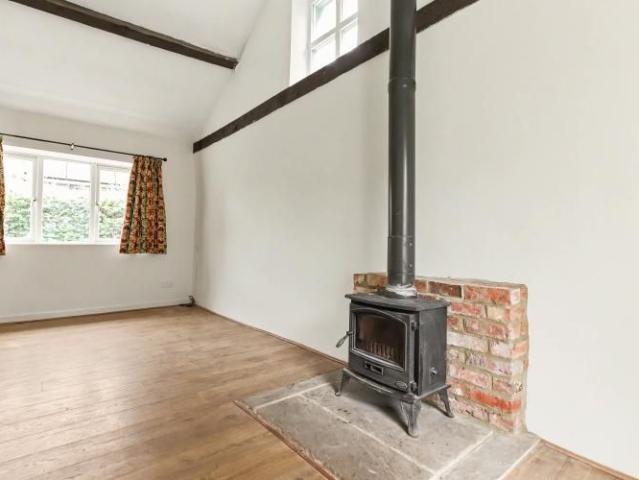 2 bedroom barn to rent