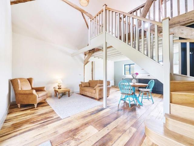 2 bedroom barn to rent
