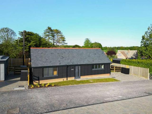 2 Bedroom Barn Conversion Character Property