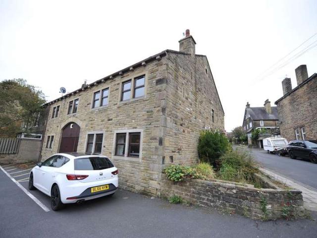 2 Bedroom Barn Conversion Character Property