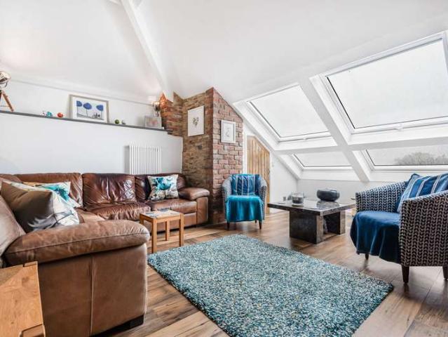 2 Bedroom Barn Conversion Character Property
