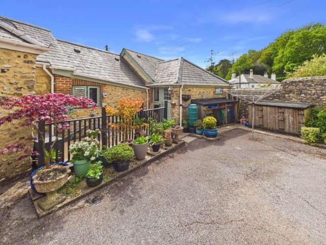 2 Bedroom Barn Conversion Character Property