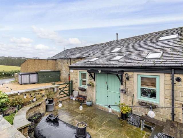 2 Bedroom Barn Conversion Character Property