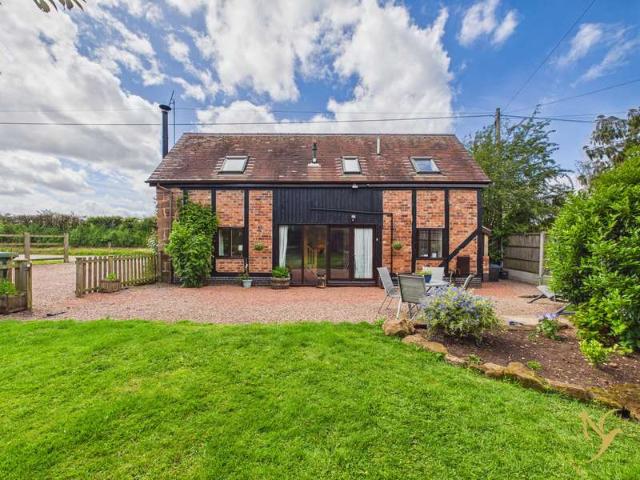 2 Bedroom Barn Conversion Character Property
