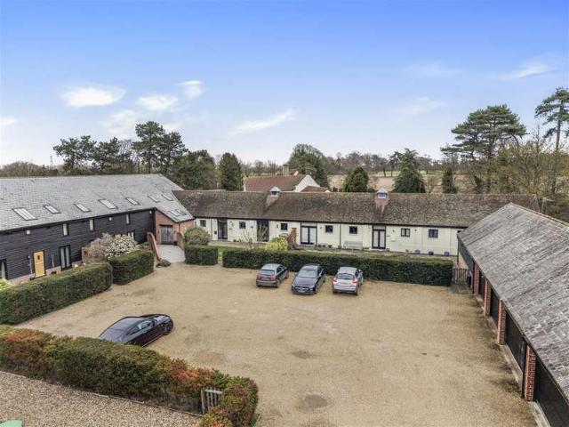 2 Bedroom Barn Conversion Character Property