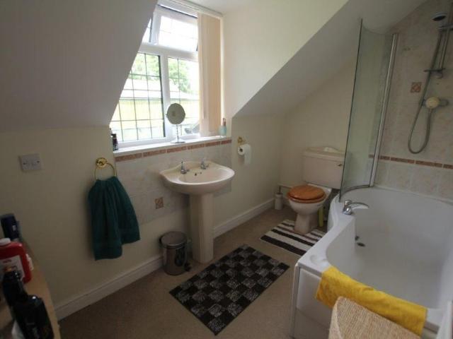 2 Bedroom BARN CONVERSION, Christleton