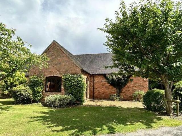 2 Bedroom Barn Conversion For Rent In Between Long Itchington & Offchurch