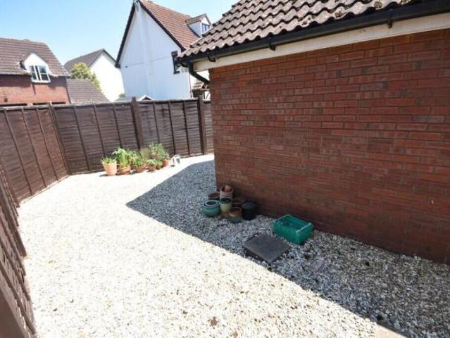2 bedroom barn conversion for rent in Hutchings Mead, EX1