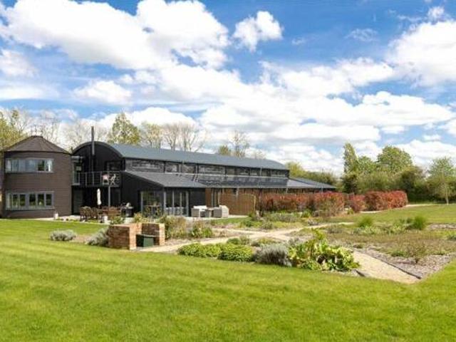 2 Bedroom Barn Conversion For Sale In Kingston, Cambridge
