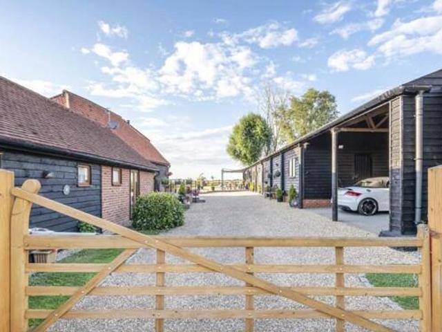2 Bedroom Barn Conversion For Sale In Leaden Roding