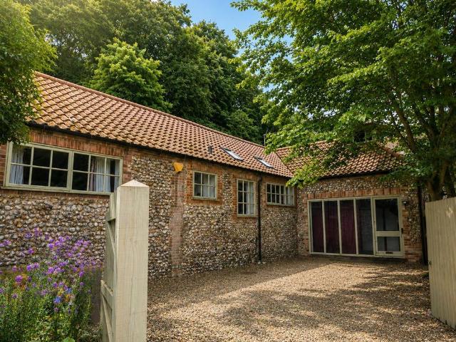 2 bedroom barn conversion to rent