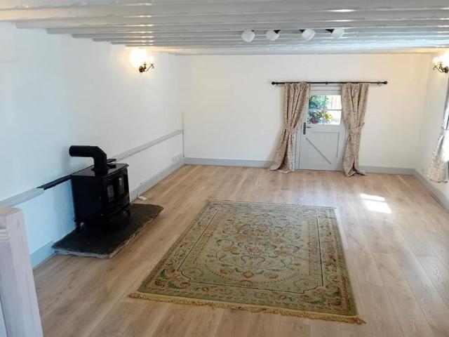 2 bedroom barn conversion to rent