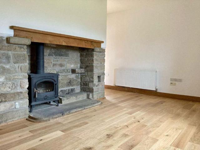 2 bedroom barn conversion to rent