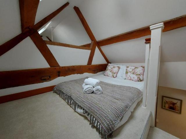 2 bedroom barn conversion to rent