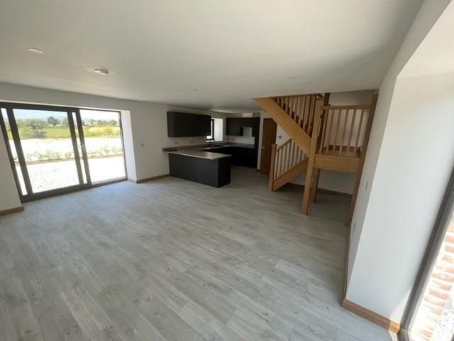 2 bedroom barn conversion to rent