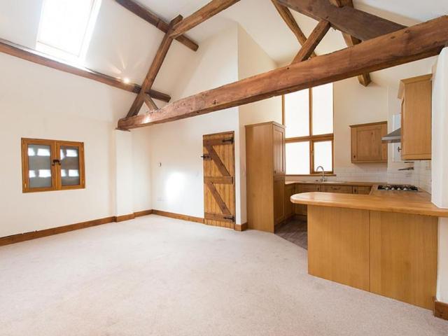 2 bedroom barn conversion to rent