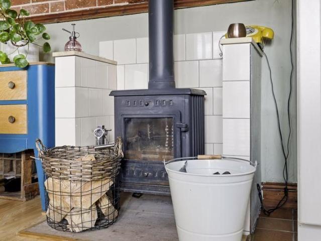 2 bedroom barn conversion to rent