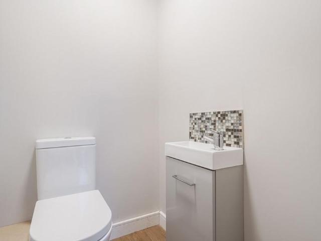2 bedroom barn conversion to rent