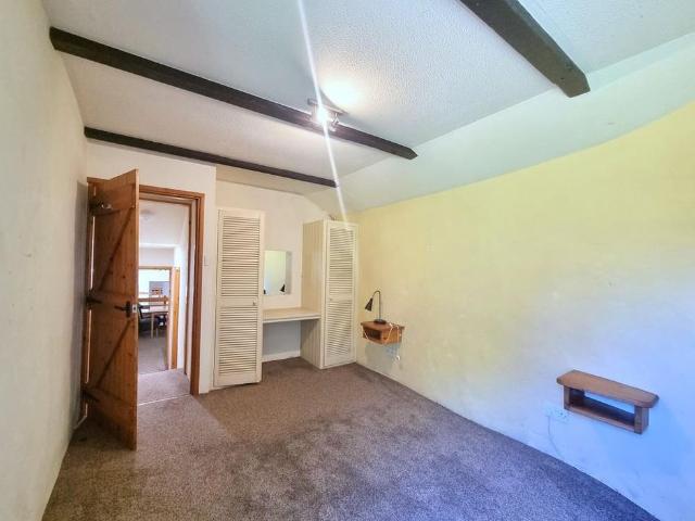 2 bedroom barn conversion to rent