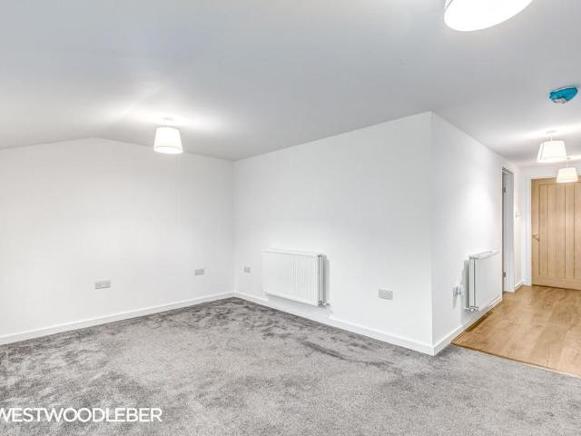 2 bedroom barn conversion to rent