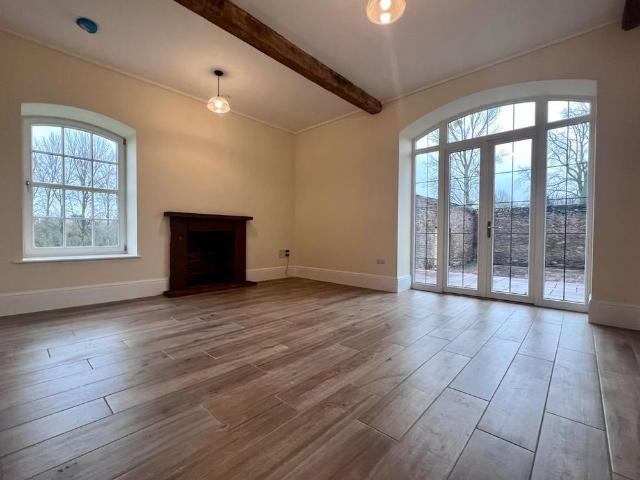2 bedroom barn conversion to rent