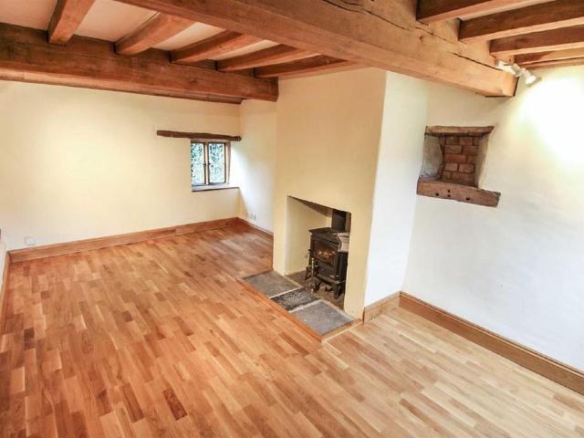 2 bedroom barn conversion to rent