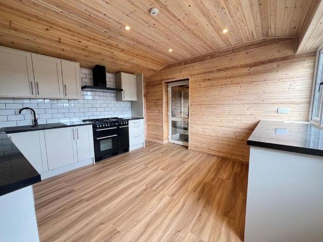 2 bedroom barn conversion to rent