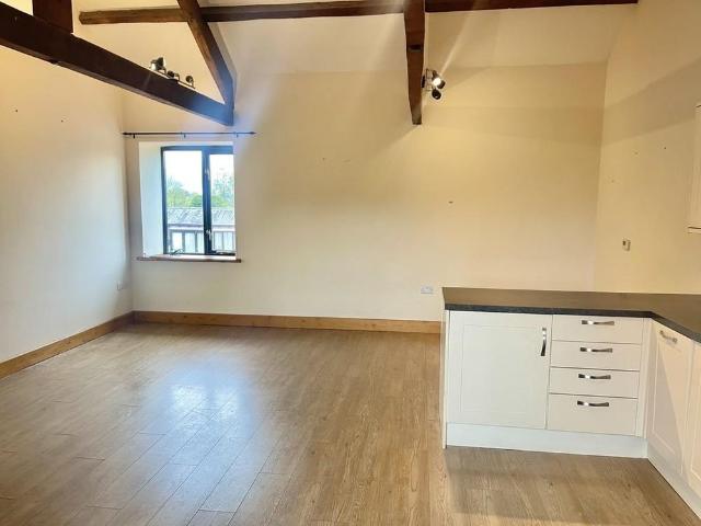 2 bedroom barn conversion to rent