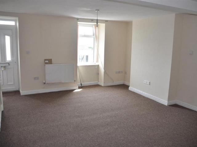 2 bedroom barn conversion to rent