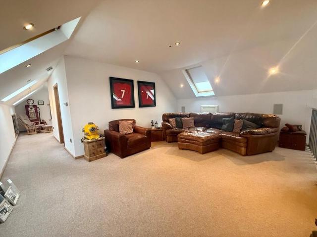 2 bedroom barn conversion to rent