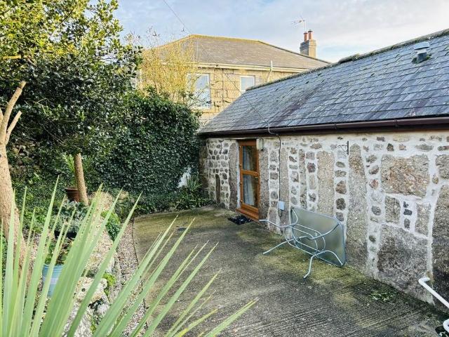 2 bedroom barn conversion to rent