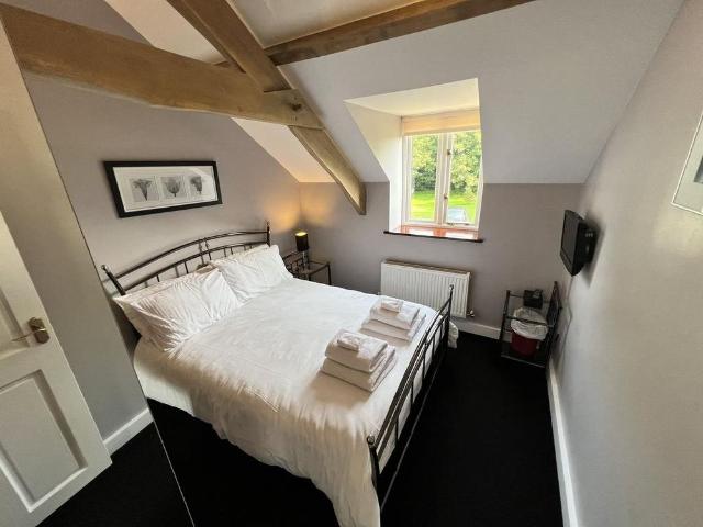 2 bedroom barn conversion to rent