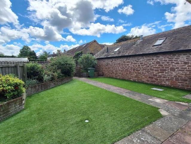2 bedroom barn conversion to rent