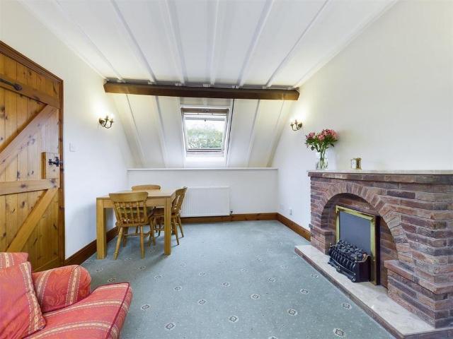 2 bedroom barn conversion to rent