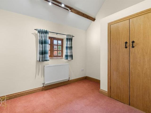 2 bedroom barn conversion to rent
