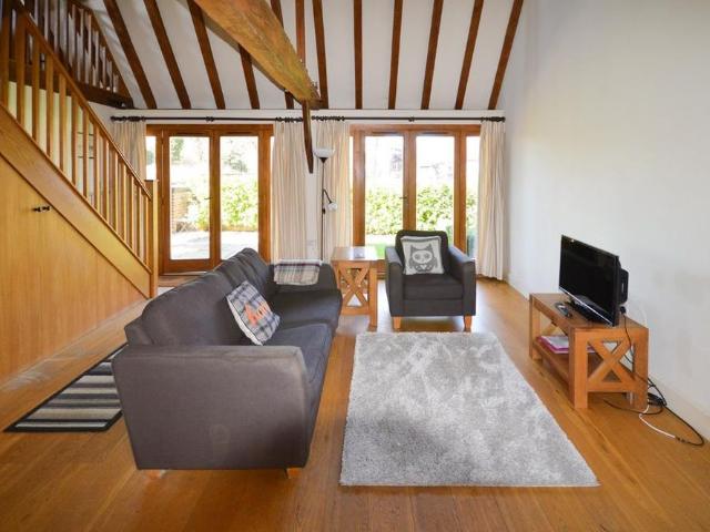 2 bedroom barn conversion to rent