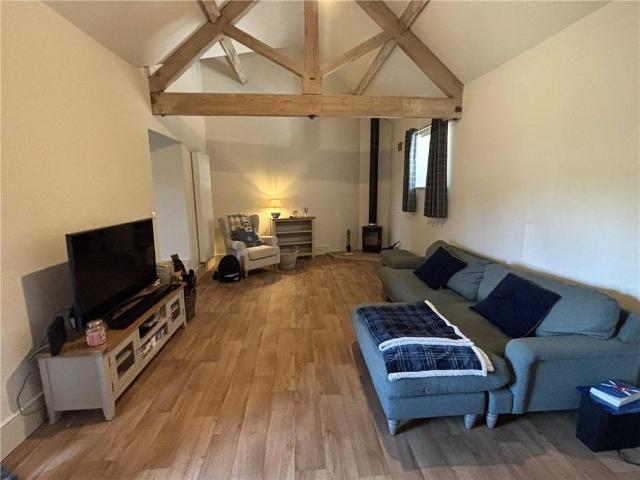 2 bedroom barn conversion to rent