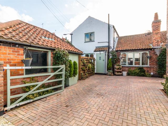 2 bedroom barn conversion to rent