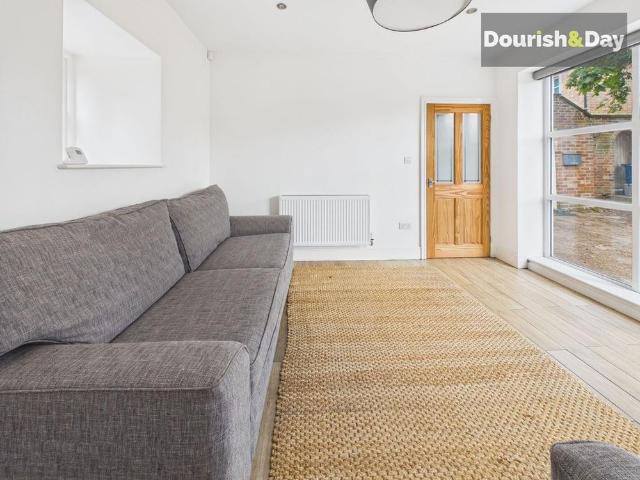 2 bedroom barn conversion to rent