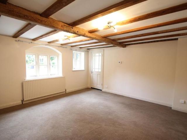 2 bedroom barn conversion to rent