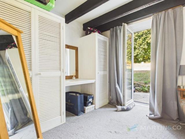 2 bedroom barn conversion to rent