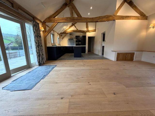 3 bedroom barn conversion to rent