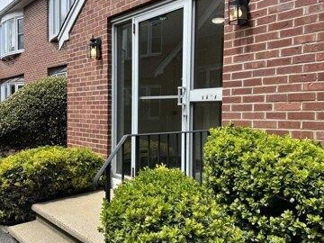 2 bedroom, Barnstable MA 02601 LS102412865