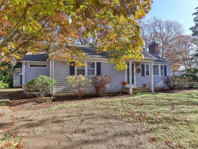 2 bedroom, Barnstable MA 02601 LS102592893