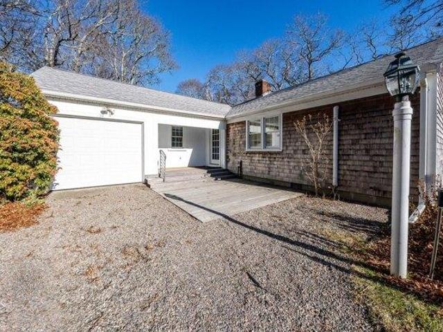 2 bedroom, Barnstable MA 02601 LS102776164