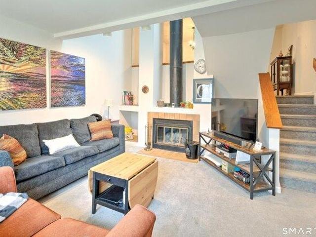 2 bedroom, Bethel CT 06801 104510444