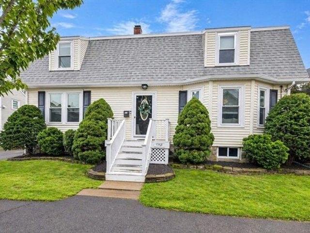 2 bedroom, Beverly MA 01915 102345530