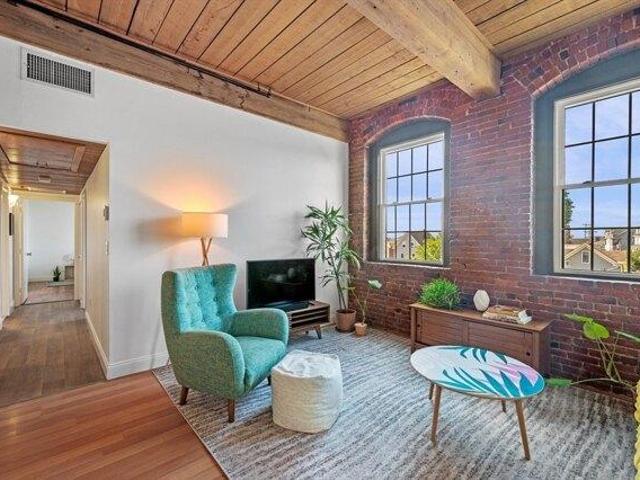 2 bedroom, Beverly MA 01915 105040573